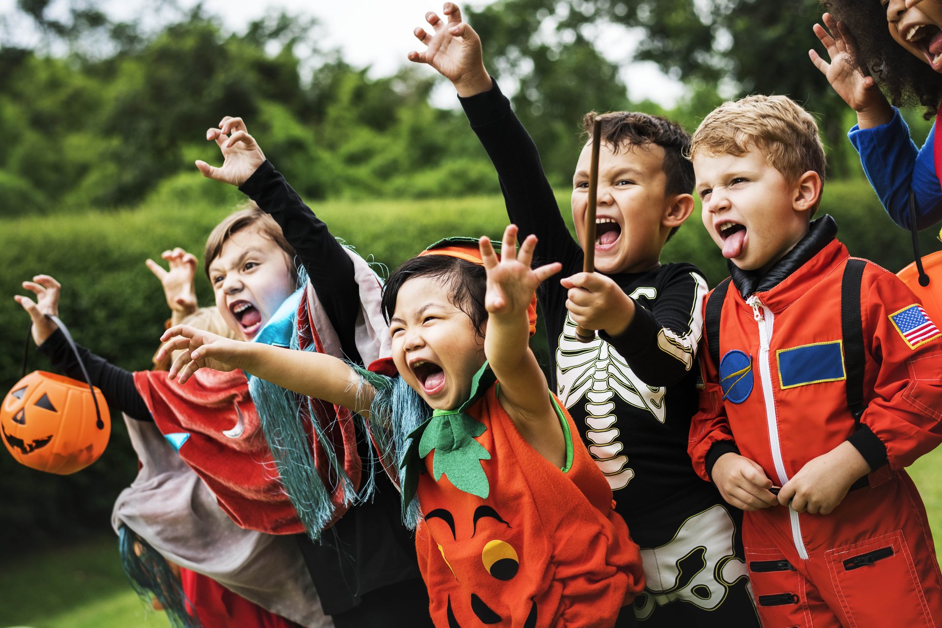100 Fun Fall Activities for Kids (And The Whole Family!)